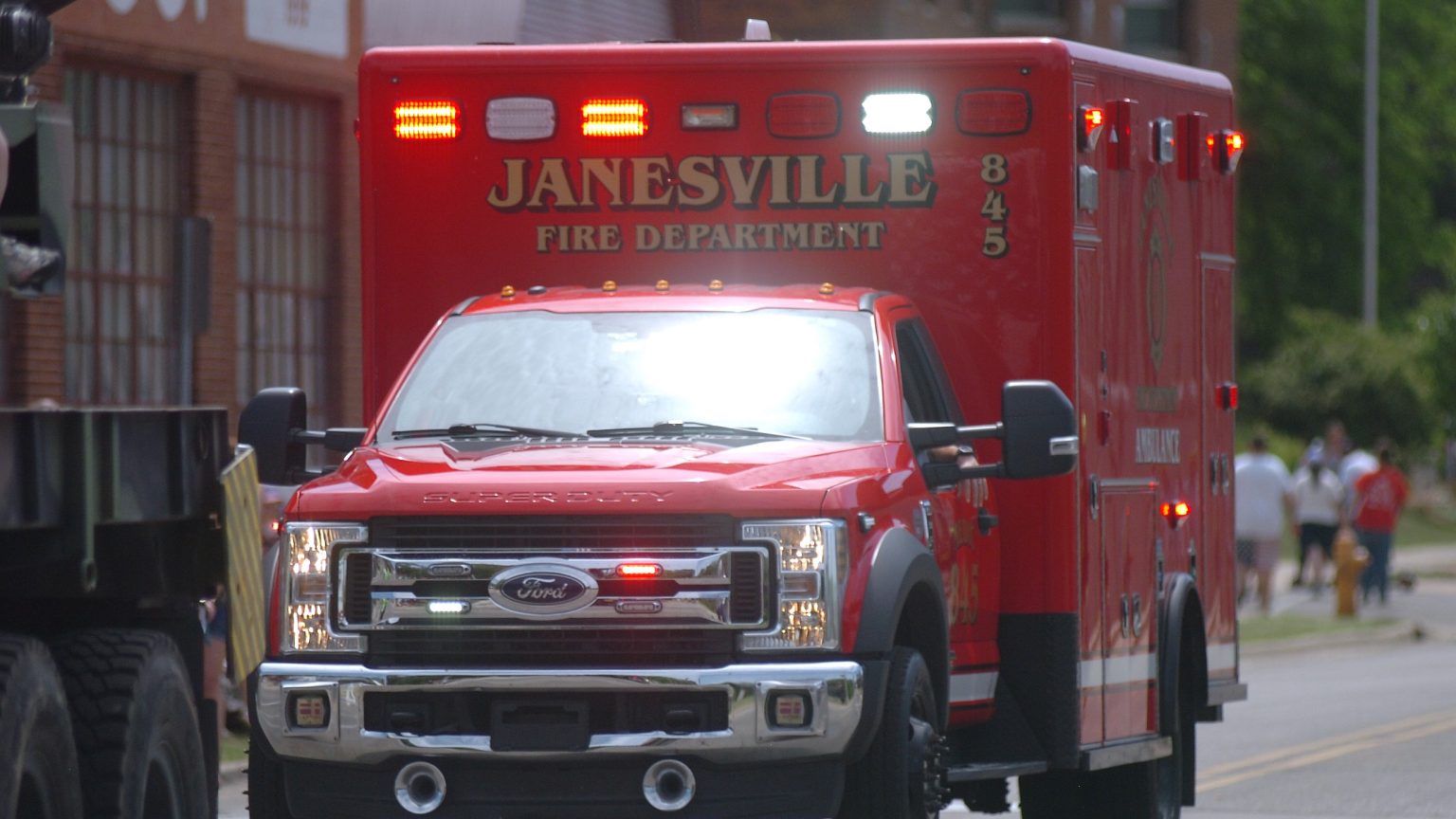 Update: Street reopens following early morning crash – Janesville News ...